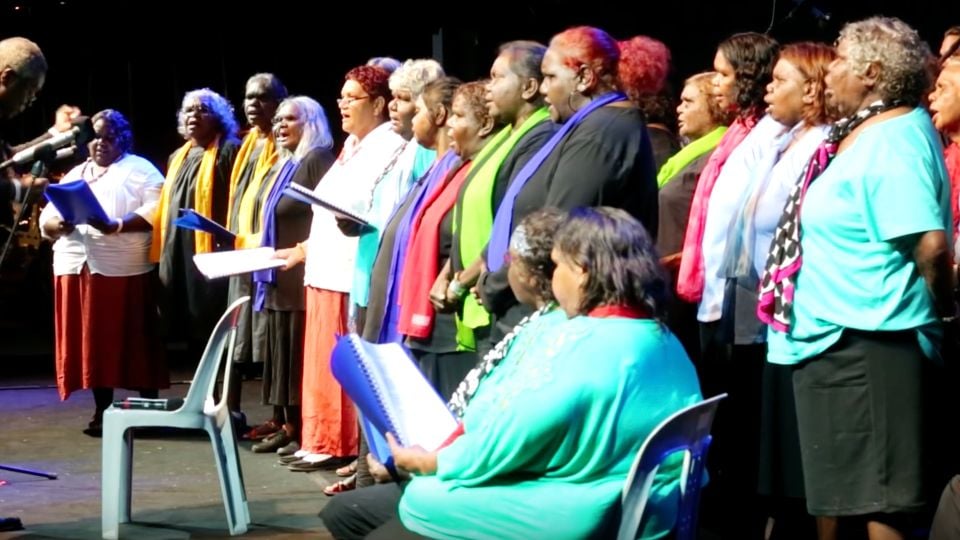 The Song Keepers Trailer - The Song Keepers Trailer OV - FILMSTARTS.de