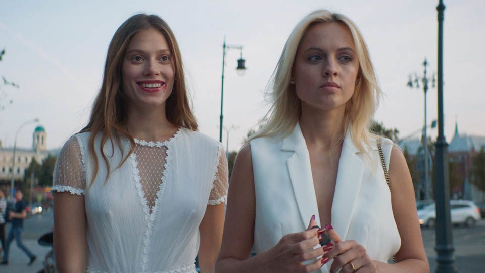 Trezviy voditel – Sober Driver Trailer - Trezviy voditel – Sober Driver Trailer OV - FILMSTARTS.de