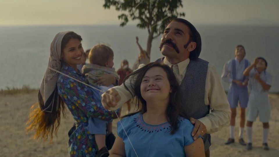 Mucize Aşk Trailer - Mucize Aşk Trailer OmdU - FILMSTARTS.de