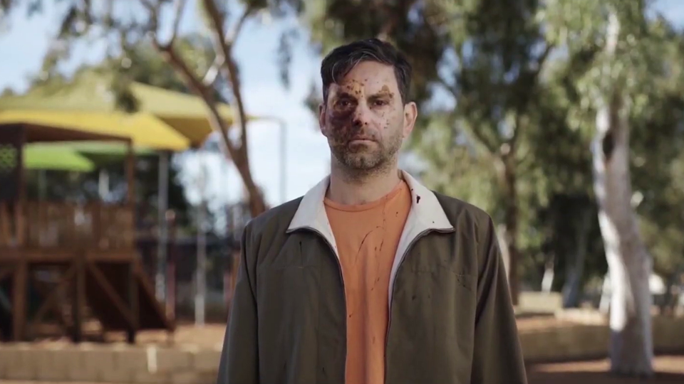 Dustwalker Trailer - Dustwalker Trailer (2) OV - FILMSTARTS.de