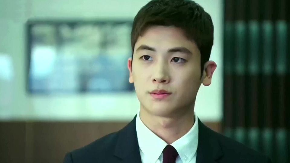 Suits Trailer OV - Trailer Suits - FILMSTARTS.de