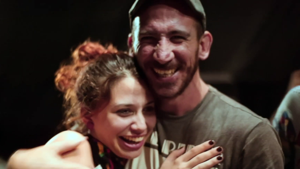 Revolution Rent Trailer - Revolution Rent Trailer OV - FILMSTARTS.de