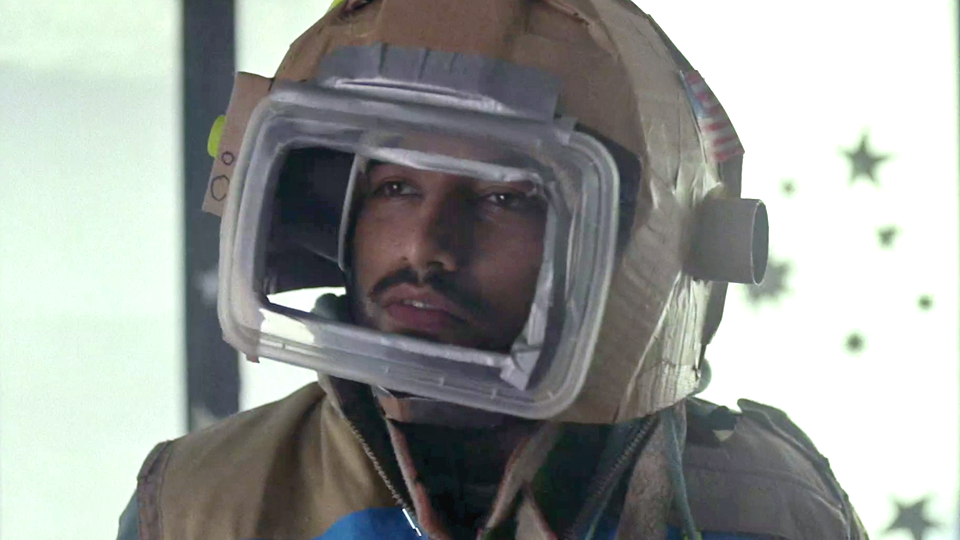 Station Eleven Trailer DF - Trailer Station Eleven - FILMSTARTS.de