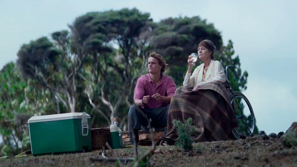 Juniper Trailer - Juniper Trailer DF - FILMSTARTS.de