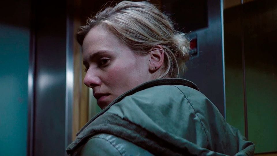 Moloch Trailer - Moloch Trailer DF - FILMSTARTS.de