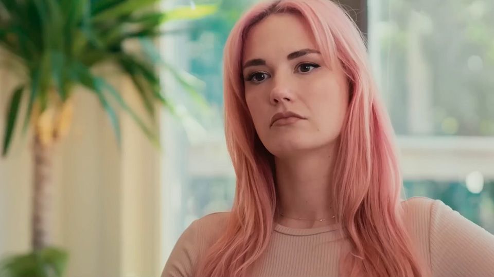 Money Shot: The Pornhub Story Trailer - Money Shot: The Pornhub Story ...