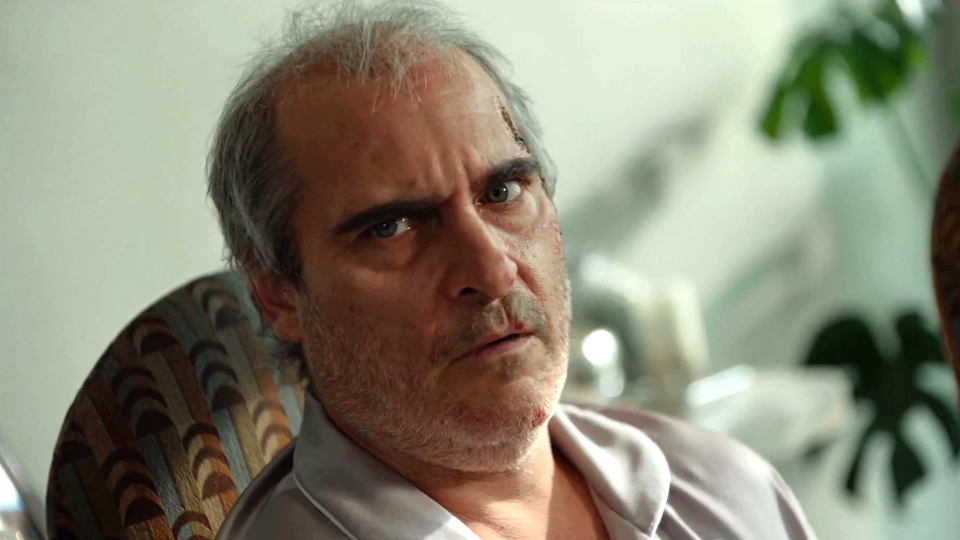 Beau Is Afraid Trailer - Beau Is Afraid Trailer DF - FILMSTARTS.de