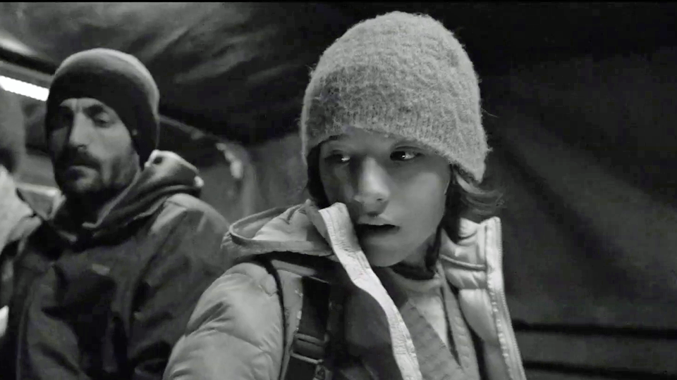 Green Border Trailer - Green Border Trailer (3) OV - FILMSTARTS.de