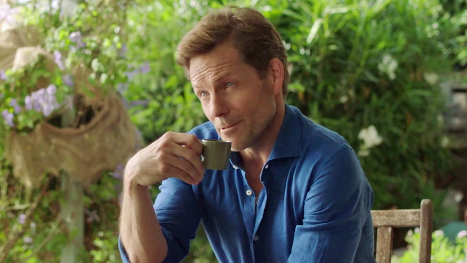 Signora Volpe Trailer OV - Trailer Signora Volpe - FILMSTARTS.de